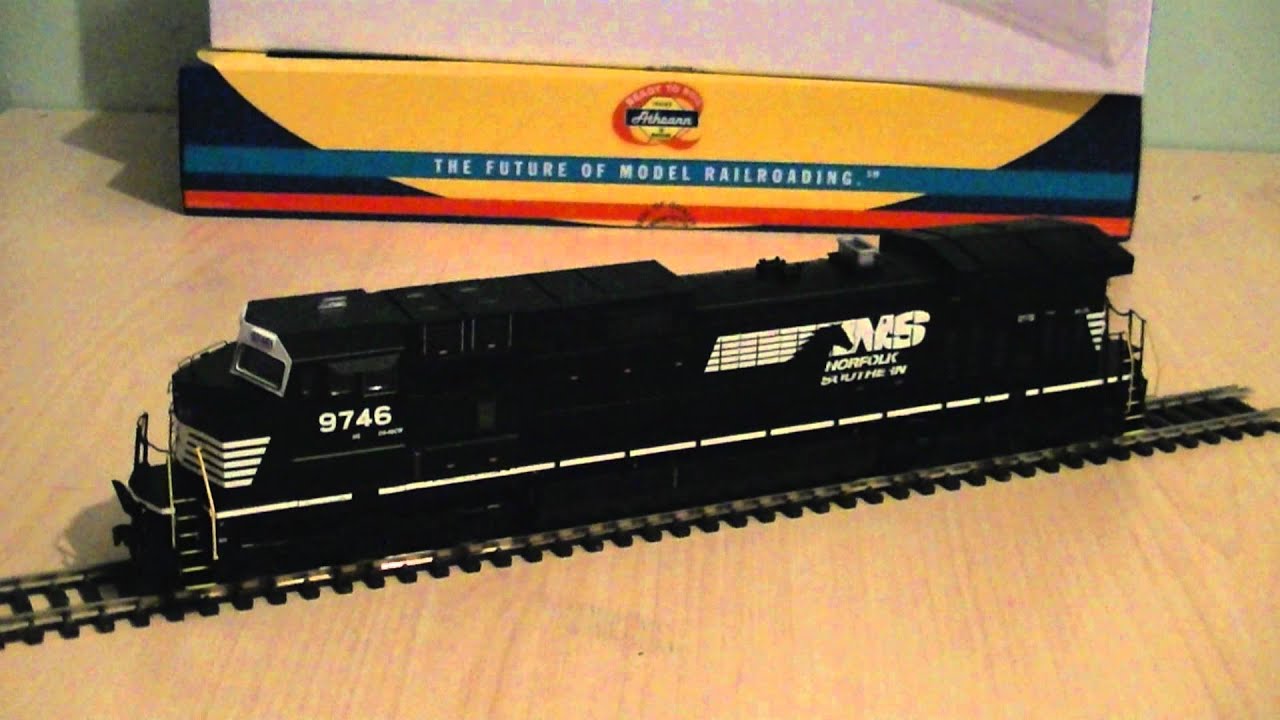 Athearn Norfolk Southern GE Dash 9 (C40-9W) Diesel Locomotive Review HO Scale HD - YouTube