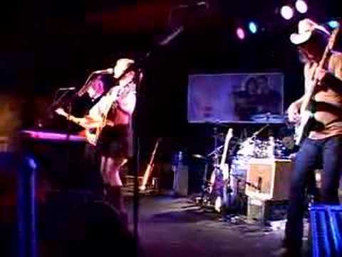 "Do You Sleep?" (Lisa Loeb + band) - YouTube