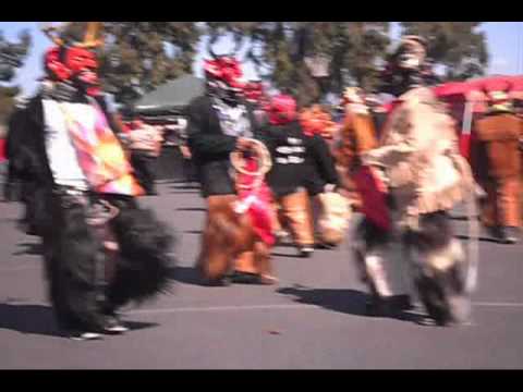 Los Diablos bailando en la iglesia de San Antonio en Oxnard-1/1 - YouTube