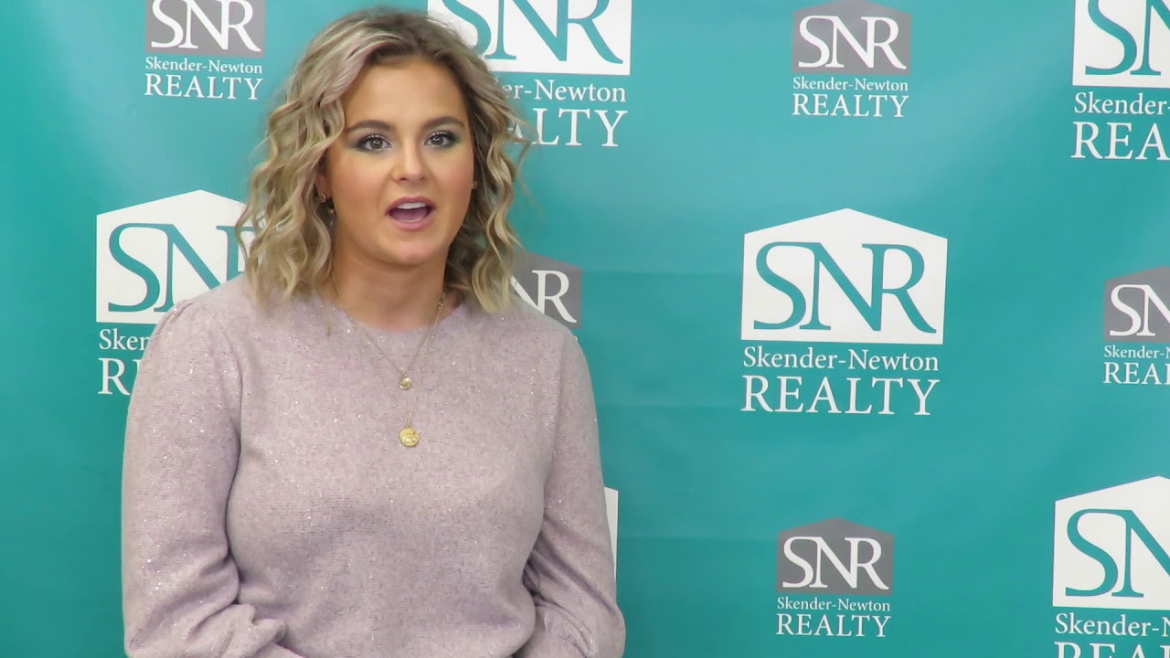 Hallie got her first home! - YouTube