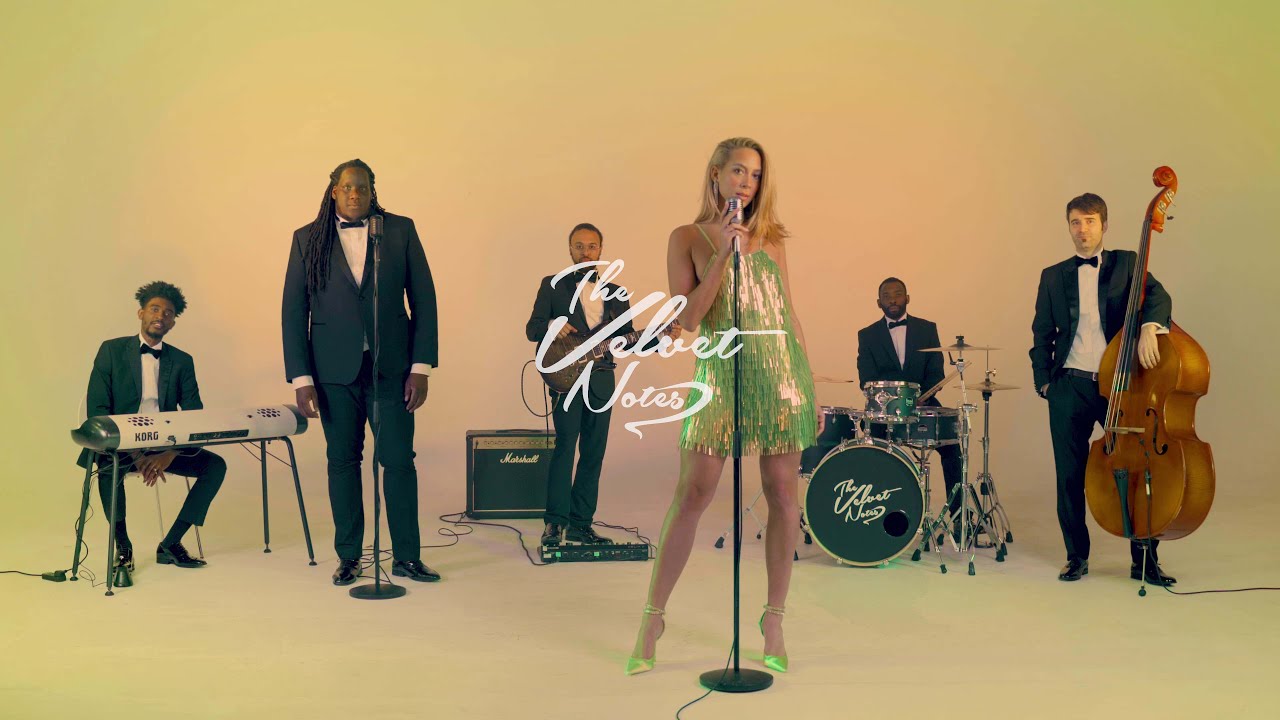 Velvet Notes - Luxe Lounge (Female) - YouTube