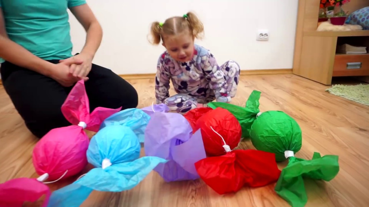 Mega Bomboane cu Surprize | Learn Colours with Melissa - YouTube