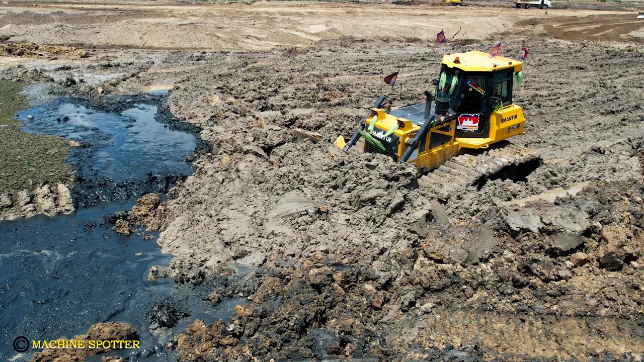 Hello guy!! This is a New Project Powerful Bulldozer Push Clearing Mud ...