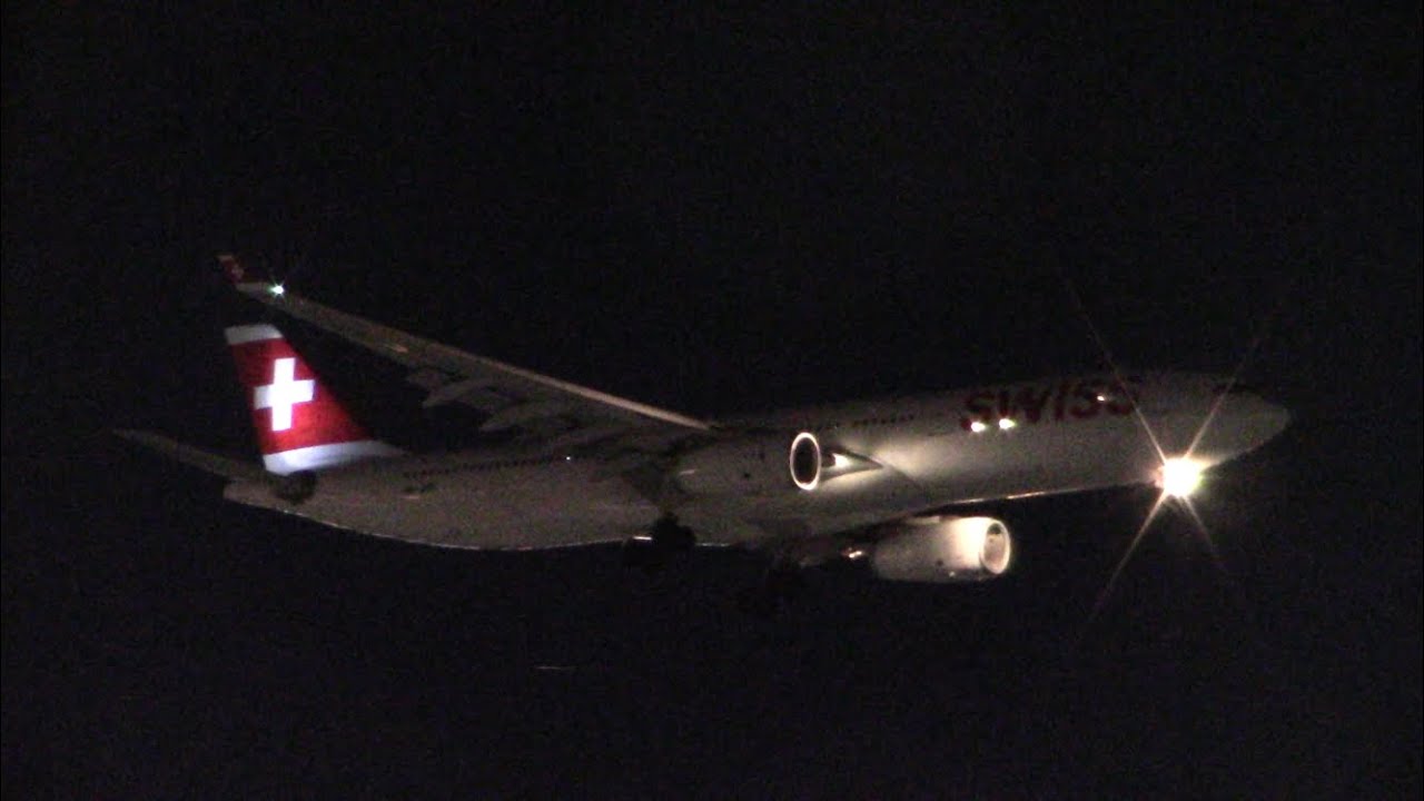 Beautiful Nighttime Arrivals at Newark Liberty Int'l Airport - YouTube
