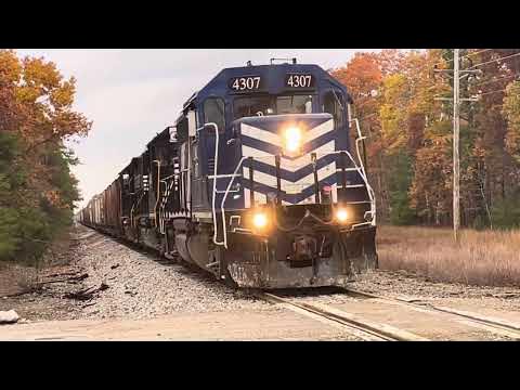 LSRC 4307, LSRC 4301 & LSRC 301 Southbound in Alpena, Mi - YouTube