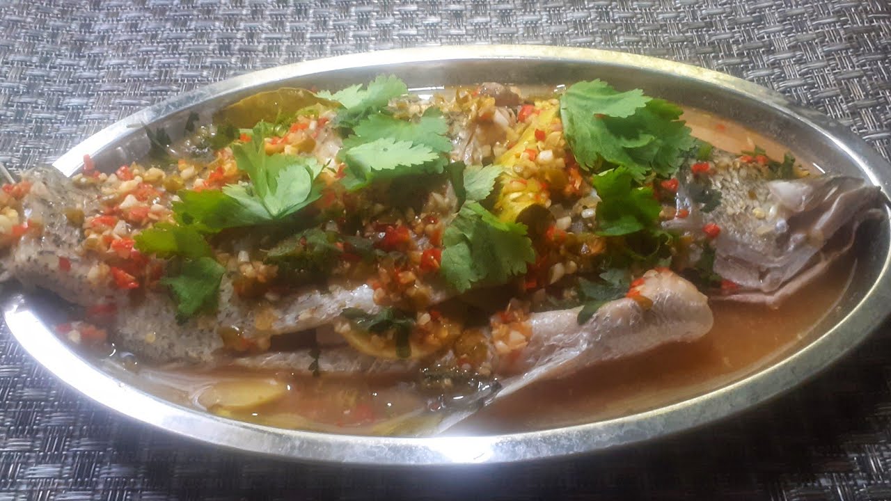 IKAN SIAKAP STIM LIMAU ALA RESTAURANT THAI [SEA BASS STEAM THAI] - YouTube