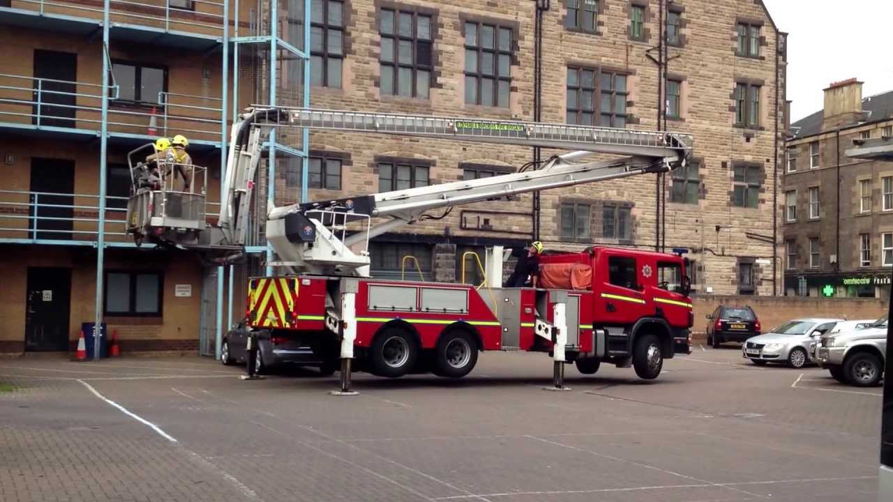 Scottish Fire & Rescue Service - Hydraulic Platform - YouTube