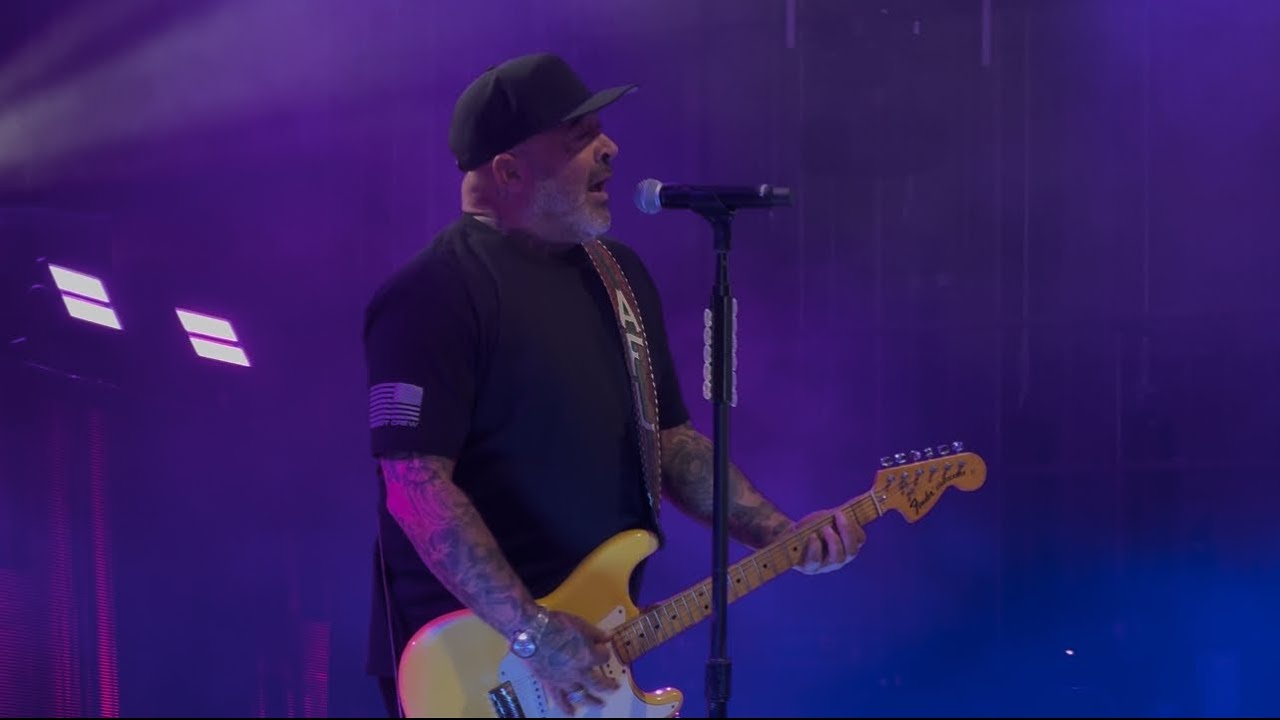 Staind - Right Here (Live) - YouTube