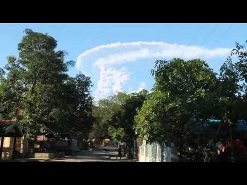 Gunung Sangiang Wera Bima NTB Meletus - YouTube