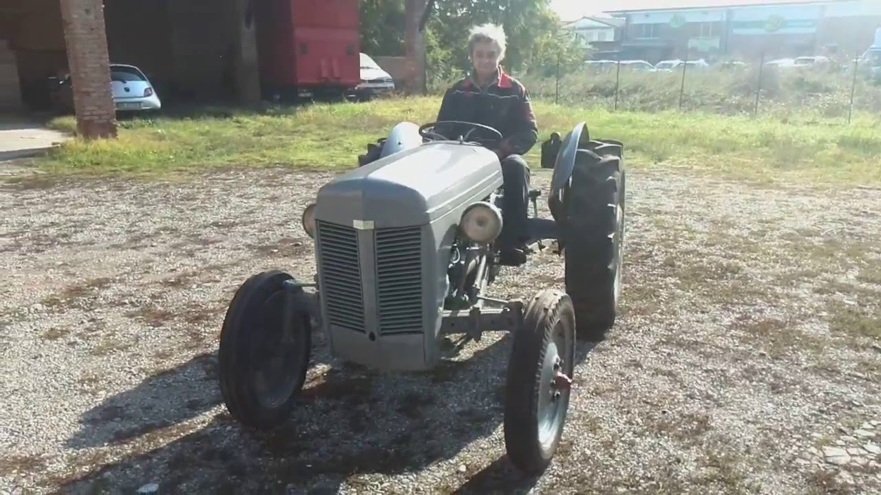 Ferguson TEA 20 In Strada - YouTube