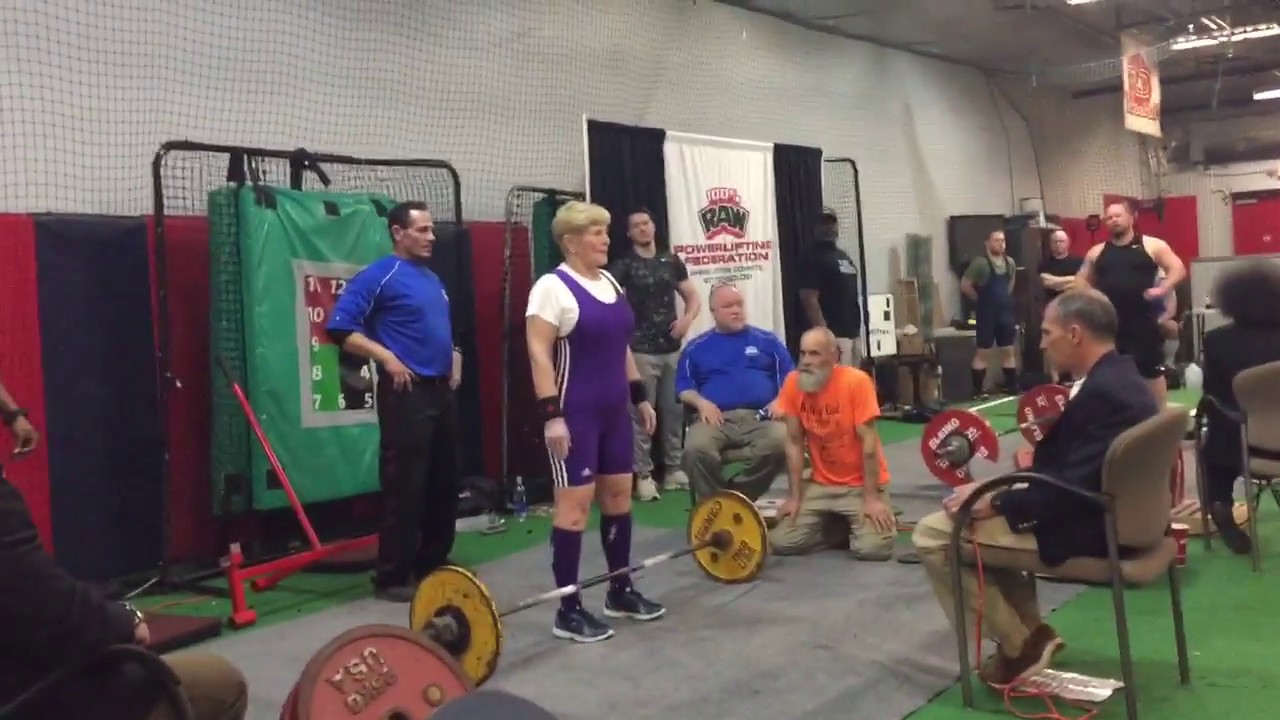 78 yr Old Grandmother sets World Record Deadlift - YouTube