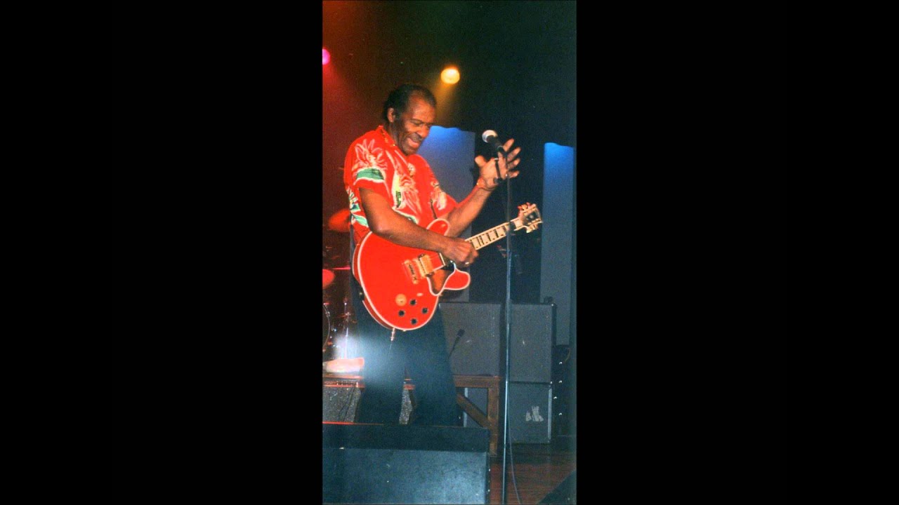 It Hurts Me Too - Chuck Berry in Middenmeer Holland 1997 - YouTube