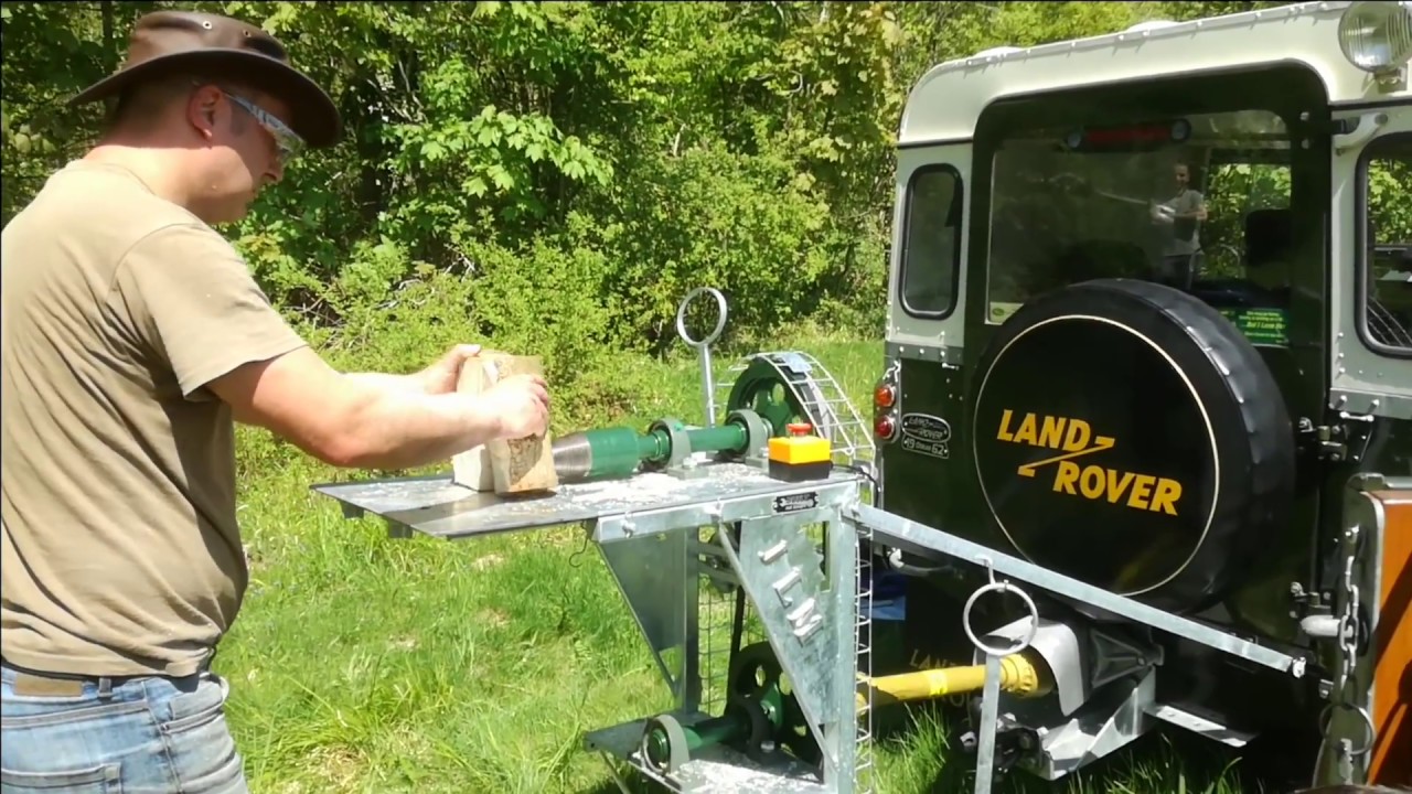 Land Rover PTO driving wood splitter - YouTube