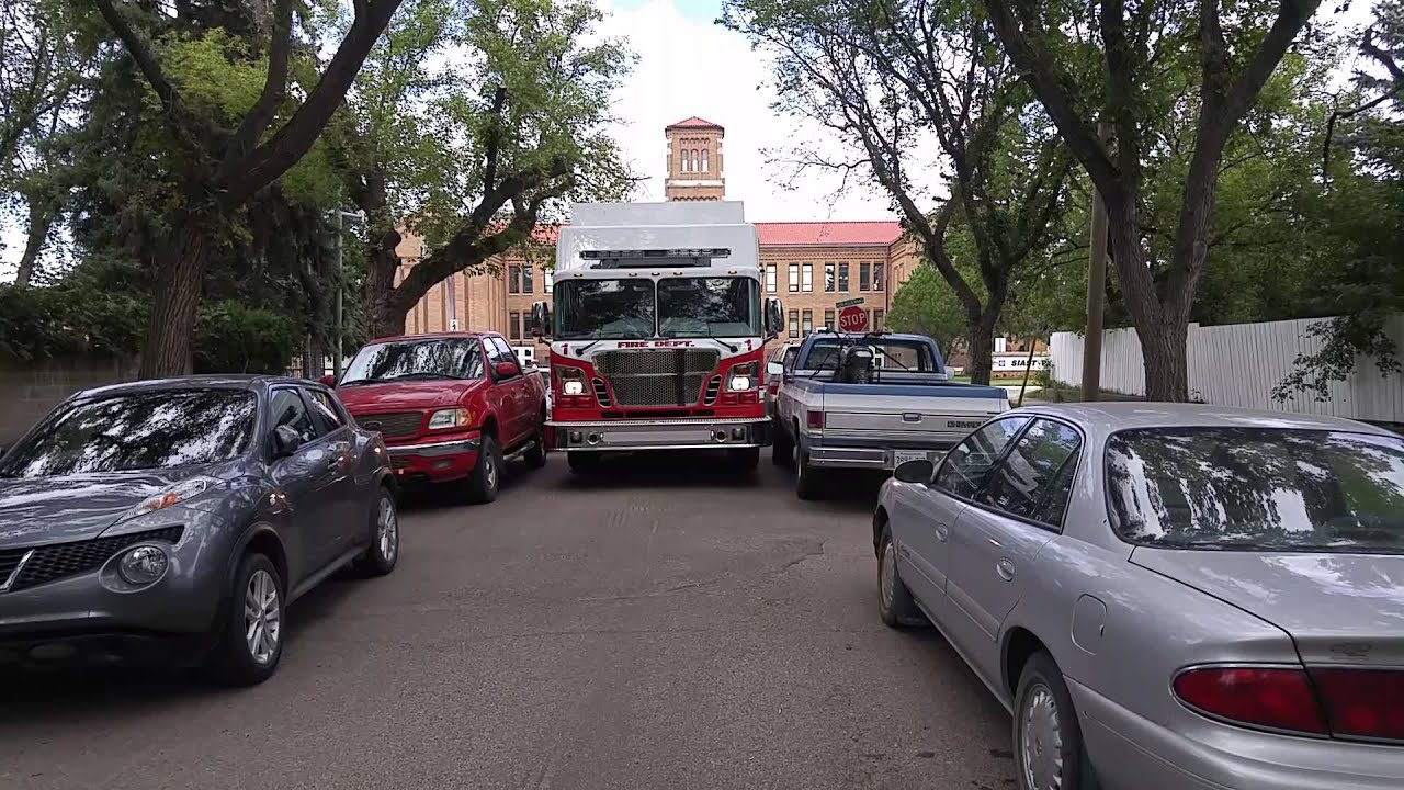 Parking on Narrow Streets - YouTube