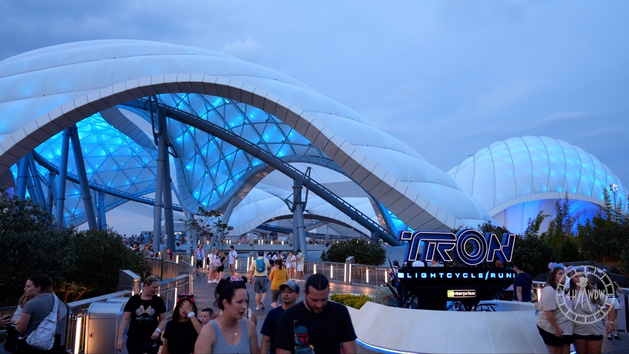 Magic Kingdom Tomorrowland 2023 Evening Walkthrough w/ TRON Area in 4K ...