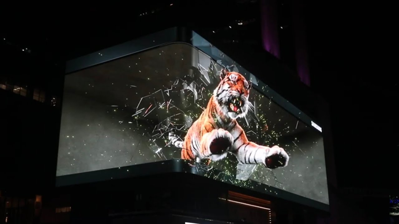 Tiger Breaks screen at Coex Artium SMtown - YouTube