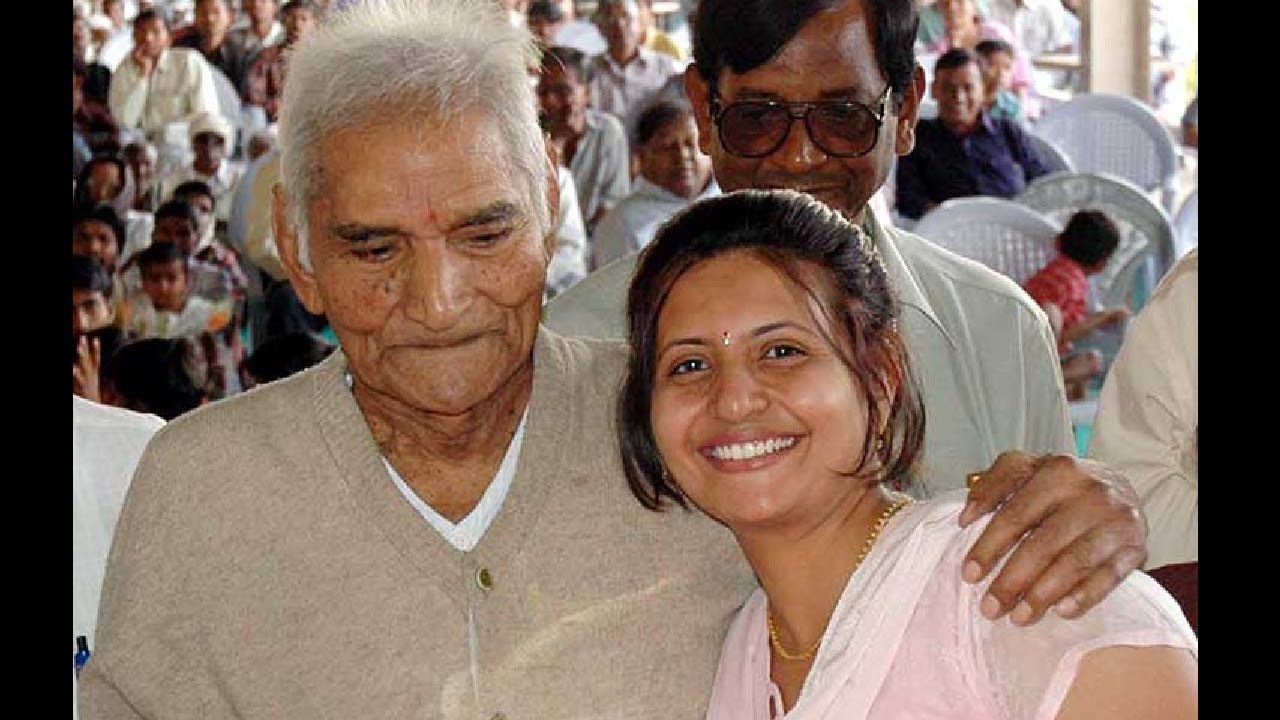 Baba Amte (Activist) Birthday, Death, Bio, Family & Unknown Facts ...