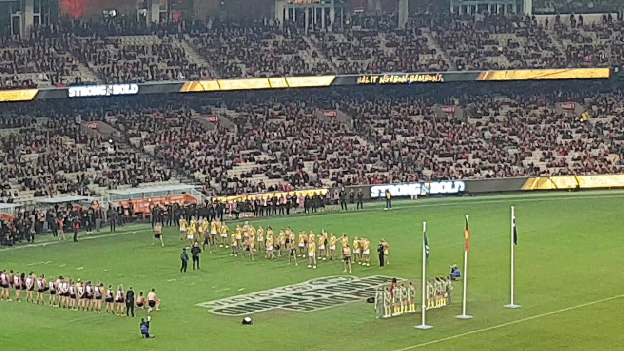 Dreamtime at the G 2018 war cries - YouTube