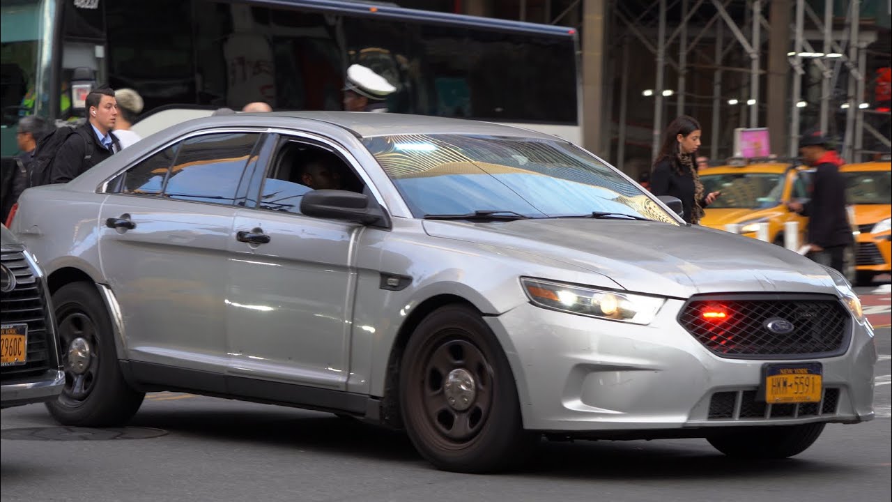 NYPD Unmarked Ford Taurus responding - YouTube