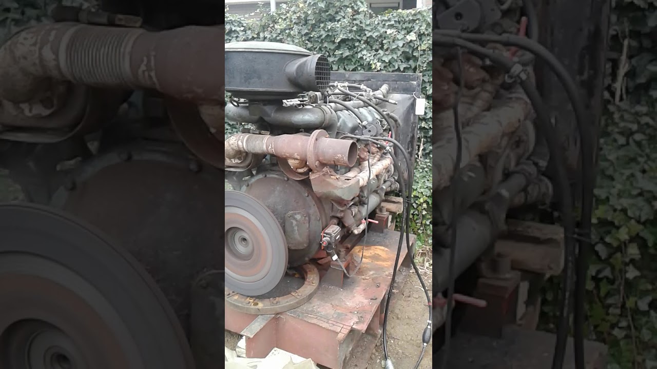 MWM TD 232 V8 - YouTube