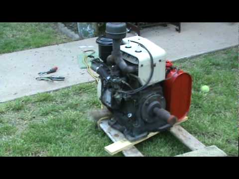 Vintage Wisconsin engine - YouTube