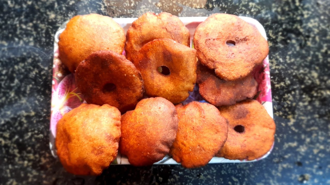 Kombdi Vada recipe - YouTube