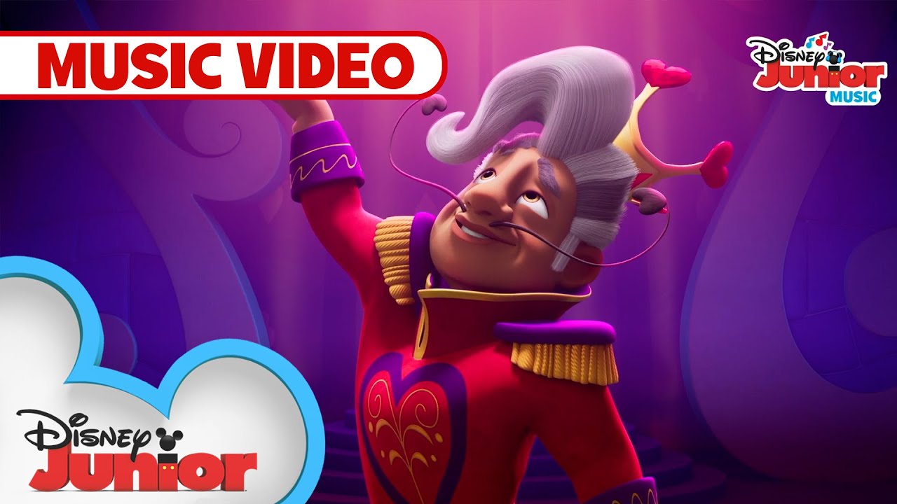 Cream Puffs of Champions | Alice's Wonderland Bakery | @disneyjr - YouTube