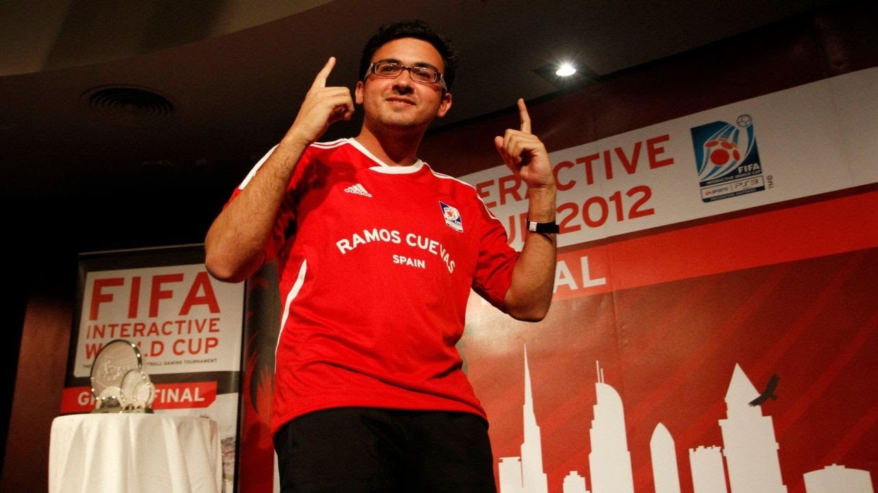 Alfonso Ramos, campeón del mundo de FIFA 12 - YouTube