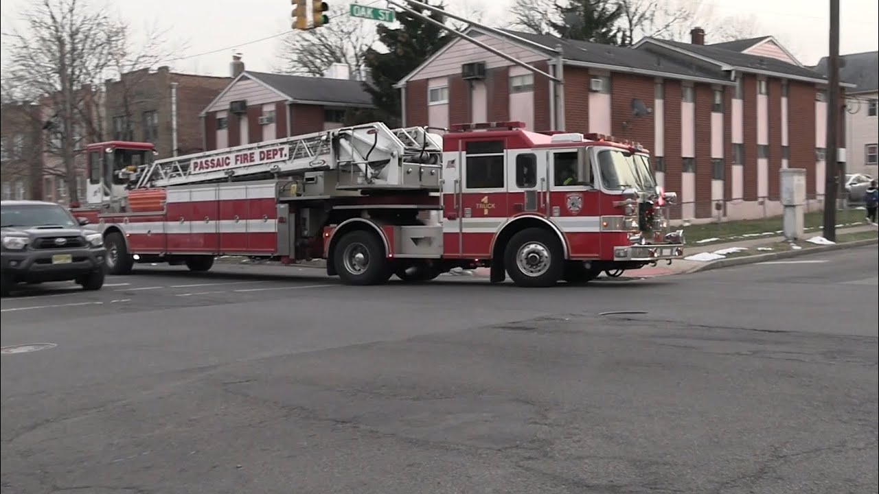 Passaic, NJ Fire Department Ladder 1 Responding - YouTube