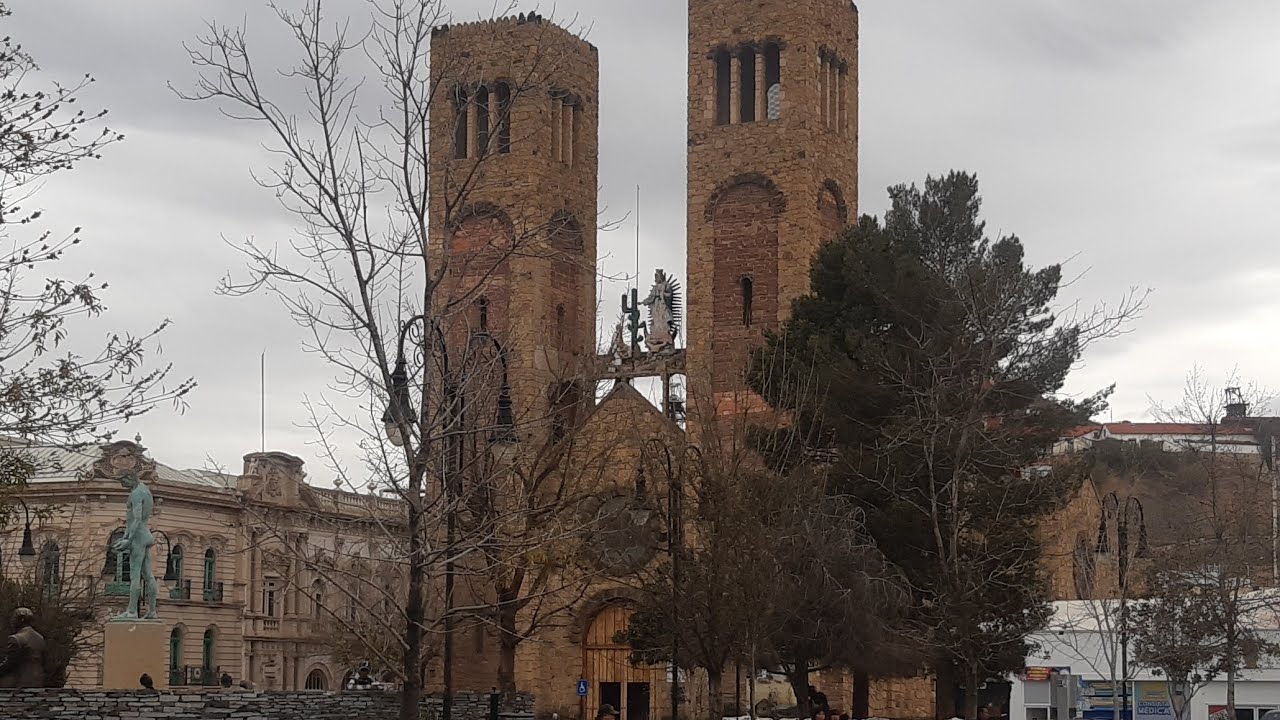 VISITANDO LA CAPITAL DEL MUNDO! - YouTube