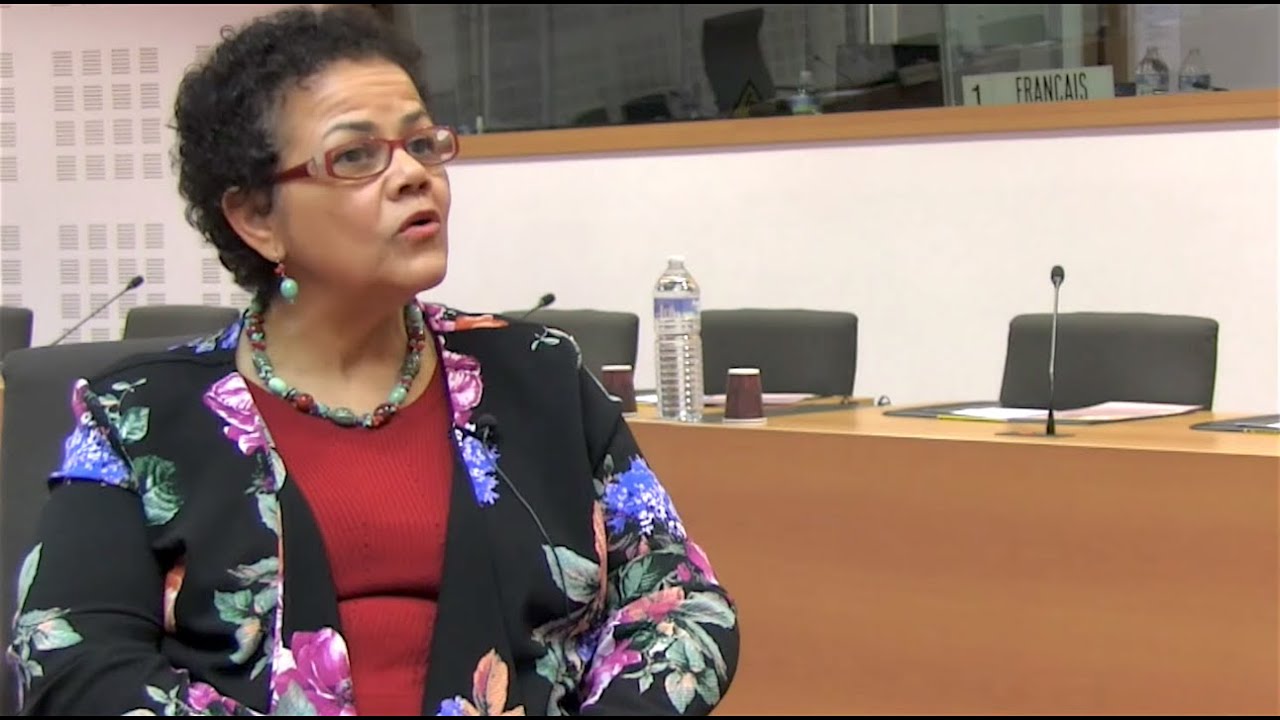 AIIC CONVERSATIONS: Staff Interpreters - YouTube