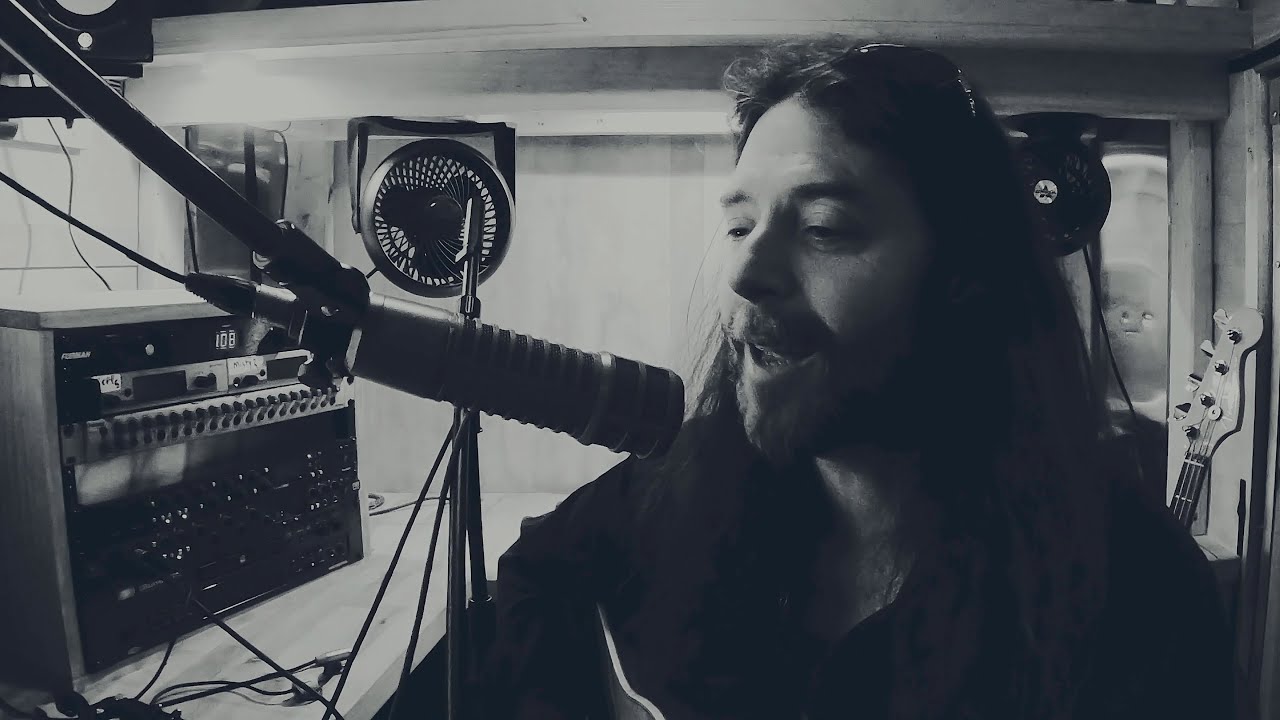 The Newbees - Melody (Official Music Video) - YouTube