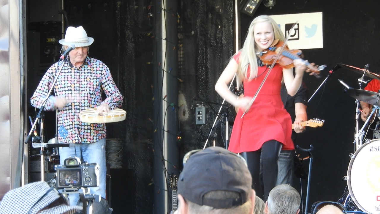 Fiddler Linsey Beckett @ CP Canada 150 Train celebrations, Port Moody ...