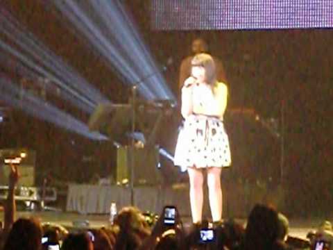 Call Me Maybe Live Carly Rae Jepsen - YouTube