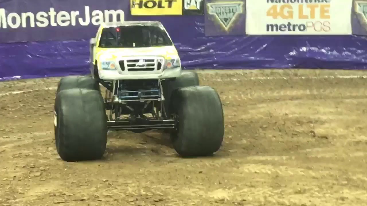 Monster Jam Laredo TX Black Stallion Freestyle - YouTube