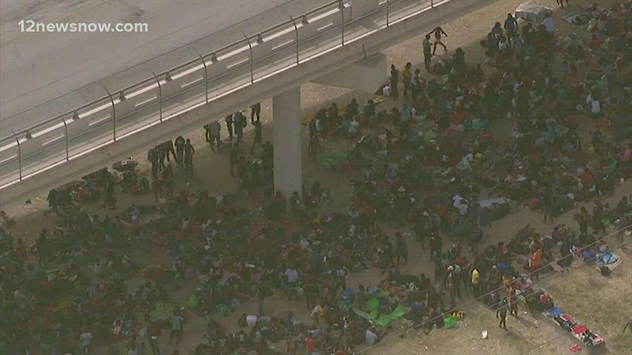 More than 13,000 migrants living under Del Rio bridge - YouTube