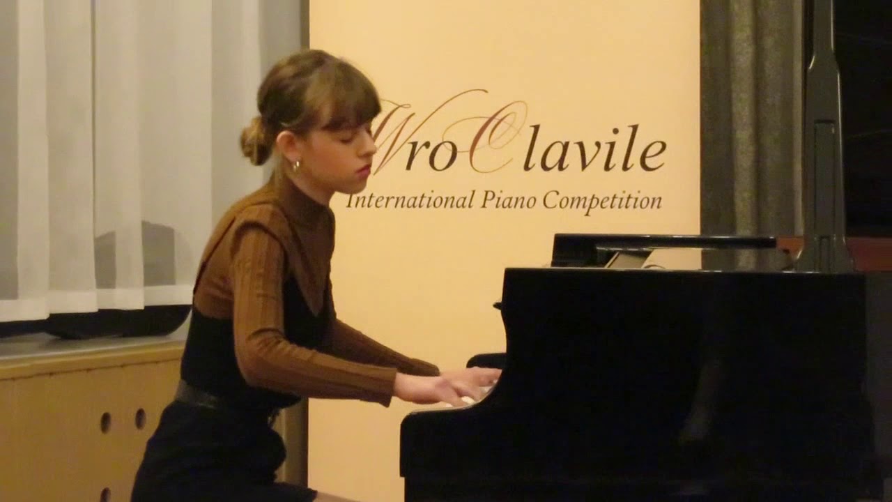Fryderyk Chopin nokturn cis mol gra Jula 2019 - YouTube