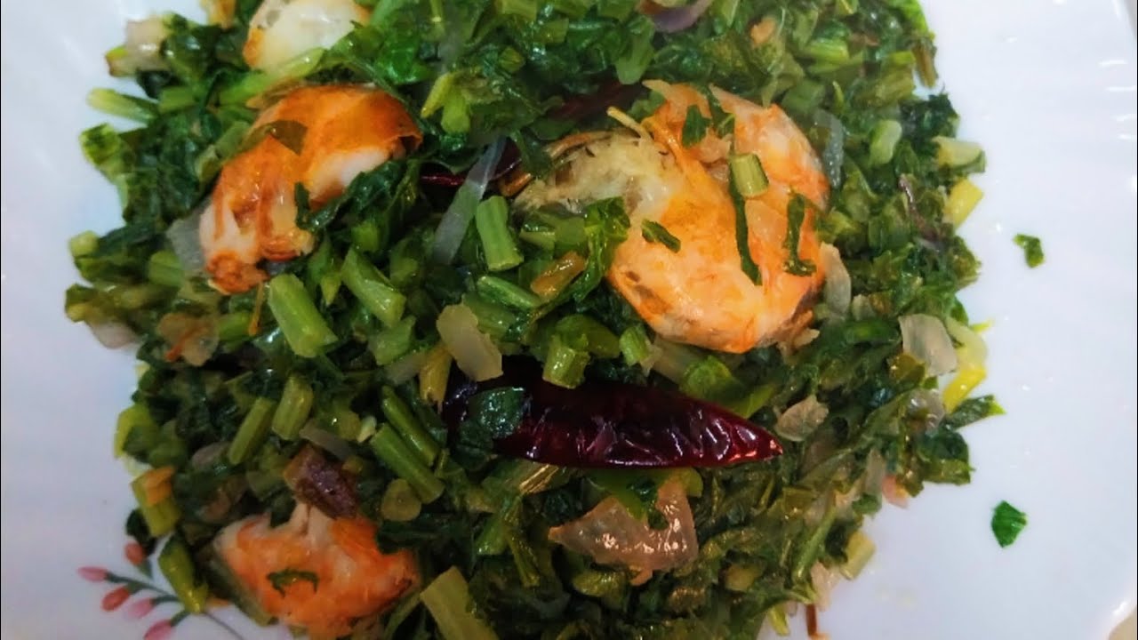 চিংড়ি মাছ দিয়ে মূলা শাক। mass Diye mula shak vaji recipi - YouTube