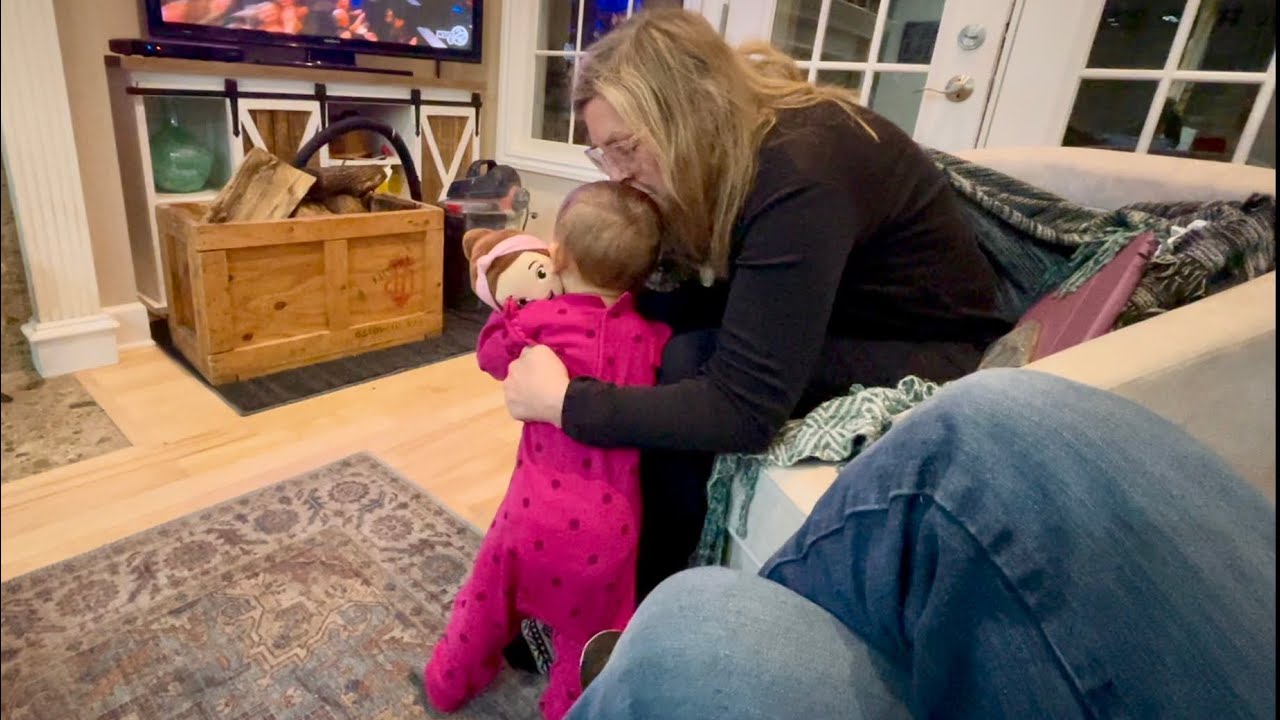 Hugs for Lola - Everly getting good at catch 🇵🇭 🇺🇸 - YouTube