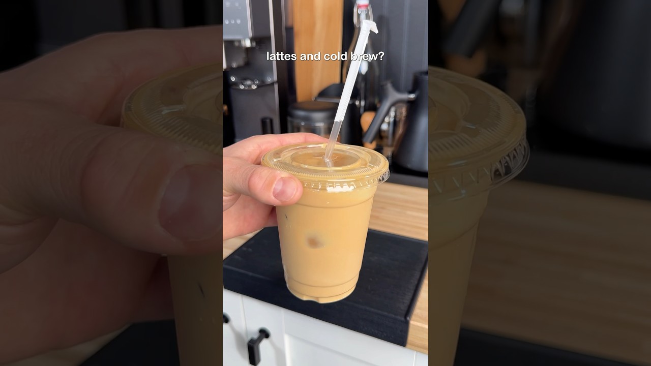 Iced Coffee vs Iced Latte vs Cold Brew - CoffeeAB