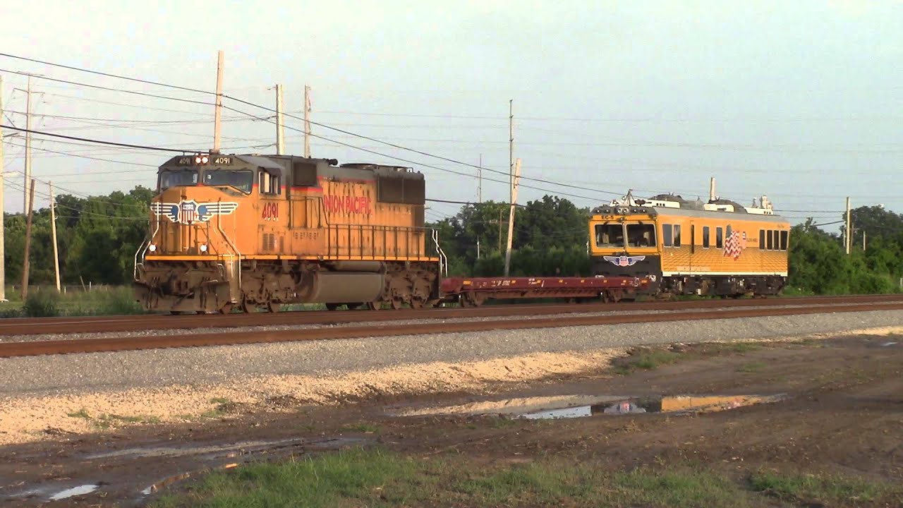 UP 4091 (SD70M) @ Addis,La - YouTube