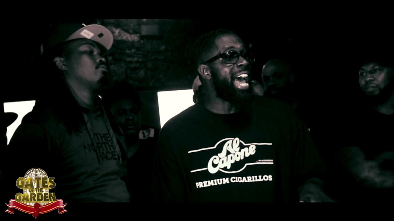 SUPERBLACK VS READIE ROC | RAP BATTLE | GATES OF THE GARDEN - YouTube