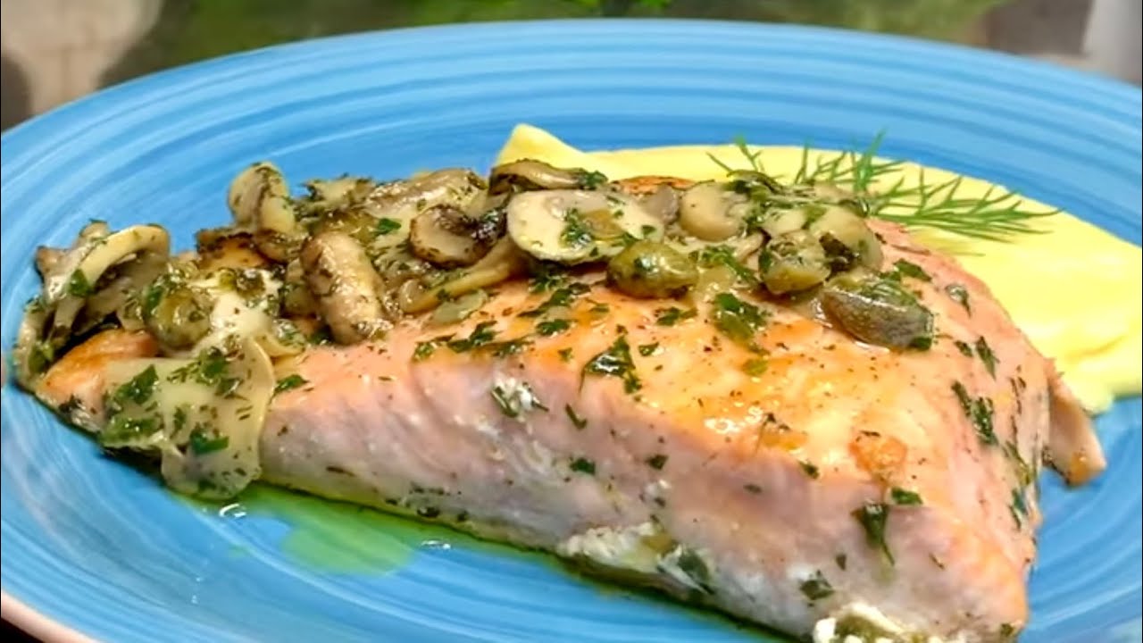 FILETTO DI SALMONE - Salmone in padella con salsa ai funghi e ...