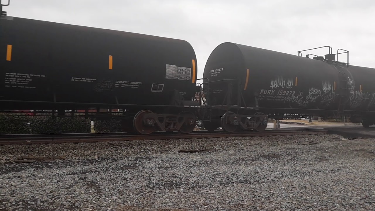 NS 172 with UP 2586 C45AW UP 4365 SD70M NS 9844 C40-9W and NS 6902 SD60E - YouTube