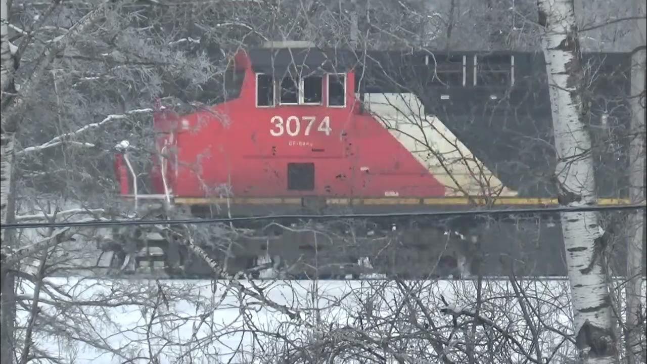 CN 3074 L519 Departure at West Ladysmith on 1-9-23 - YouTube