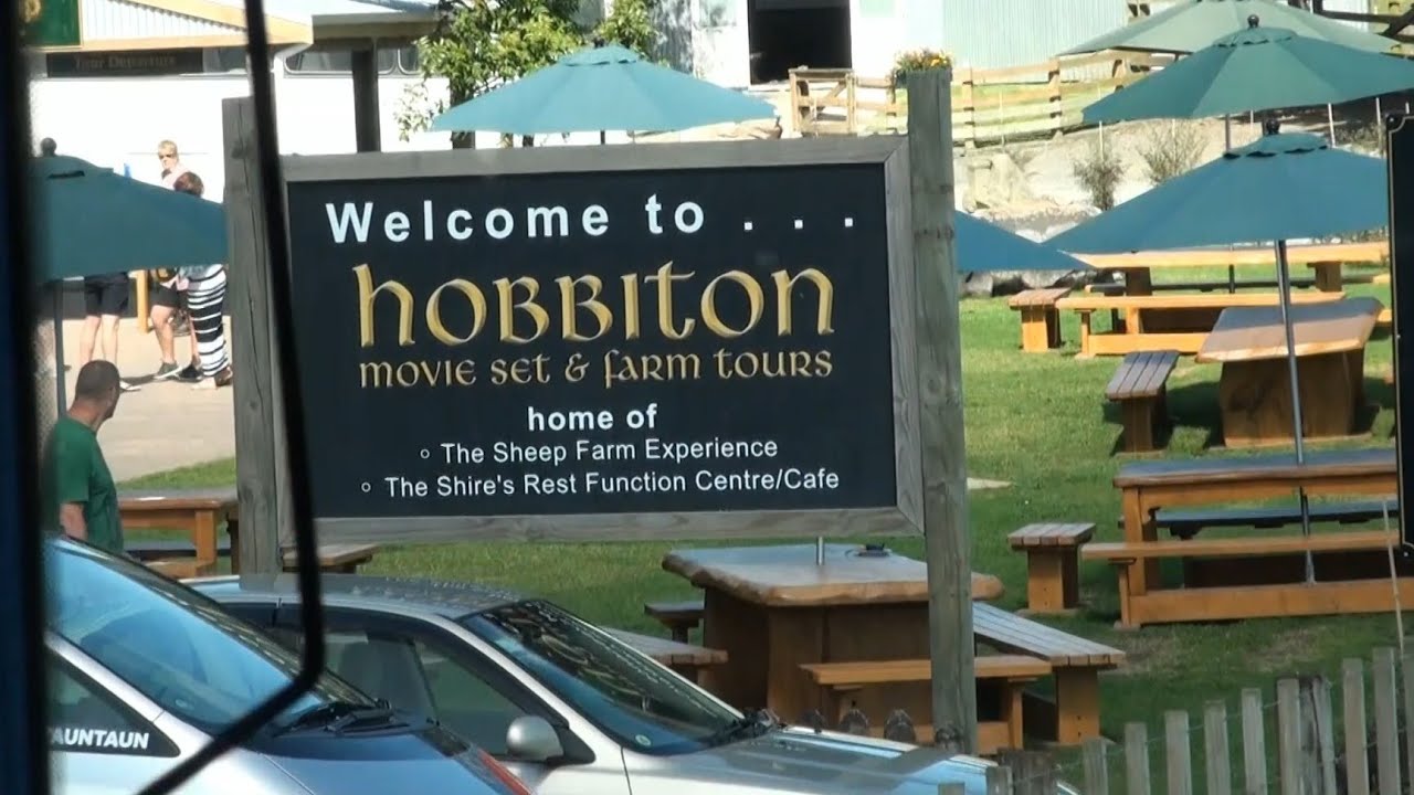 Way from Tauranga to Hobbiton. Sheep shearing - YouTube