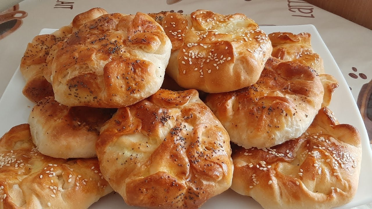 Cele mai Pufoase si Delicioase Placinte cu Branza😋 Bucataria Mea - YouTube