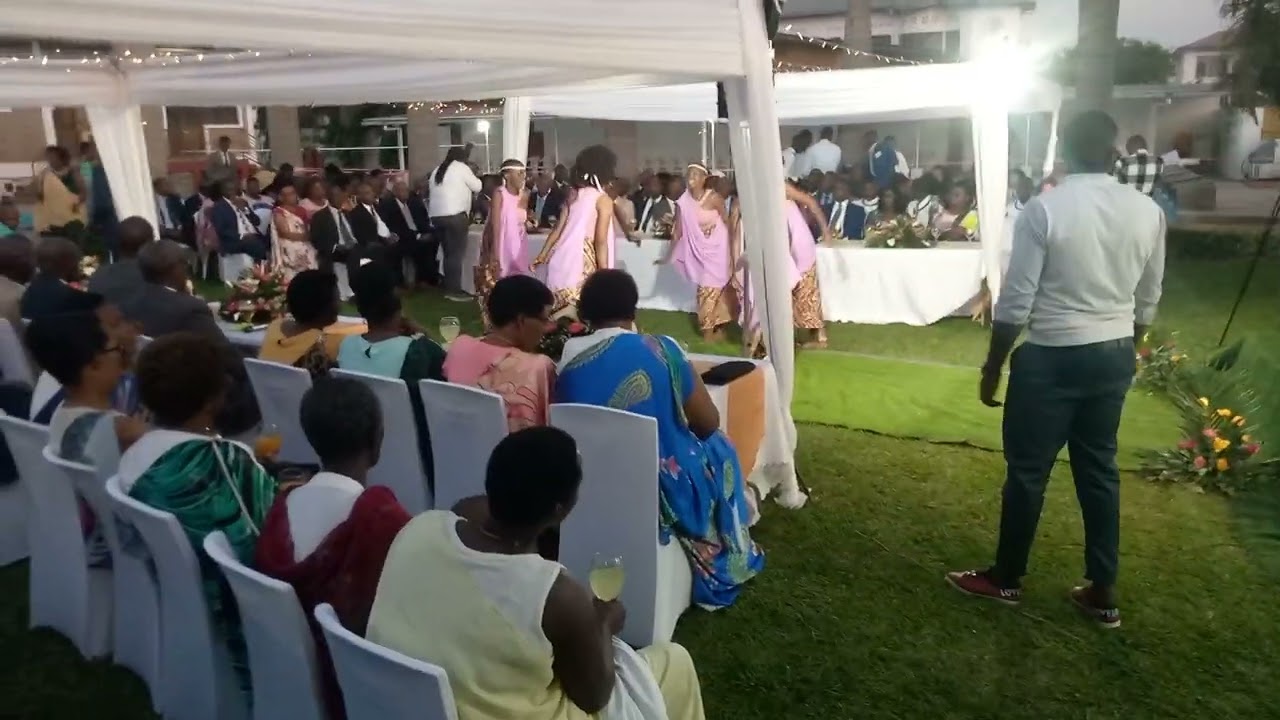 danse traditionnelle du Burundi par club culturel intahemuka branche ...