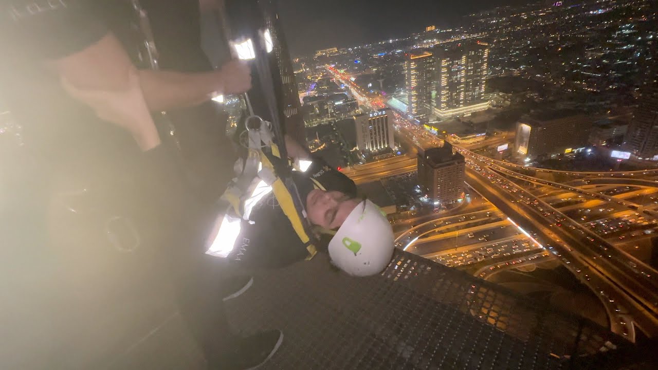 Edge Walk se Dubai mein building se LATKA diya!!! 😱😱😱 | vlog #77 - YouTube