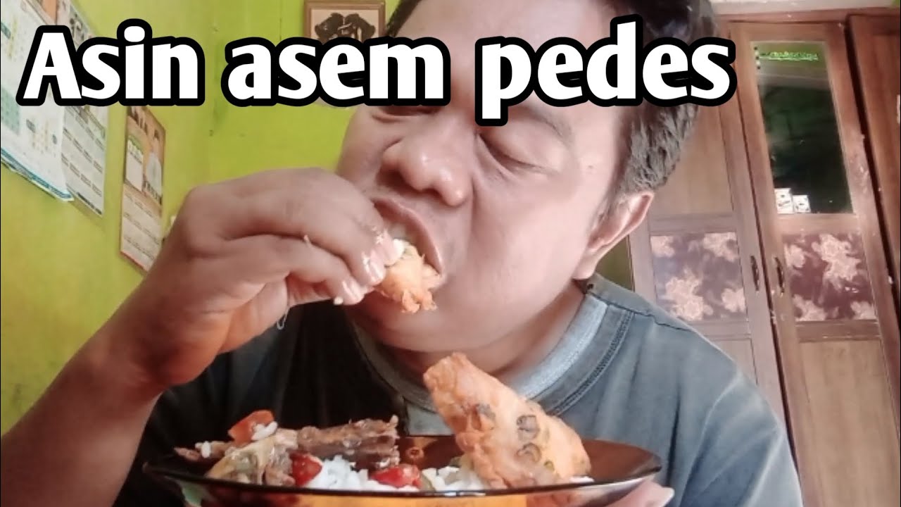 Makan enak hari ini pake ikan asin sayur asem, asin tapi bikin nagih ...